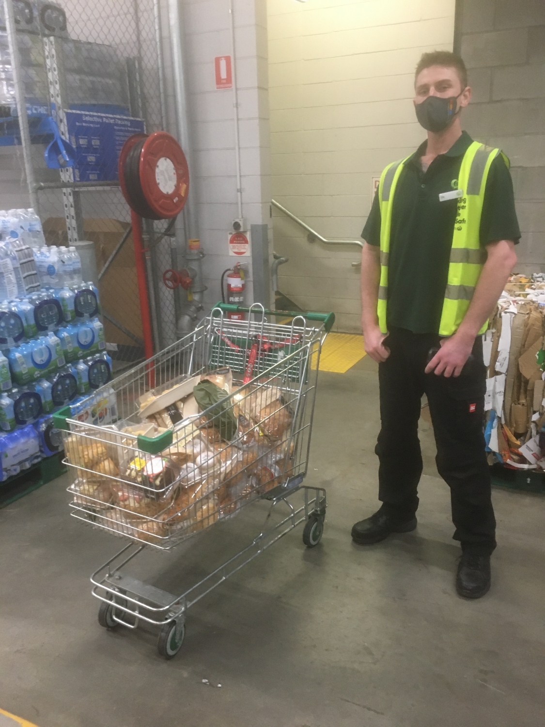 Woolies Wynnum Central gives back - Rosies